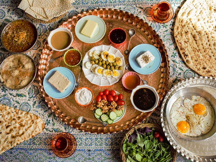 What is served on Persian breakfast? - Irandoostan